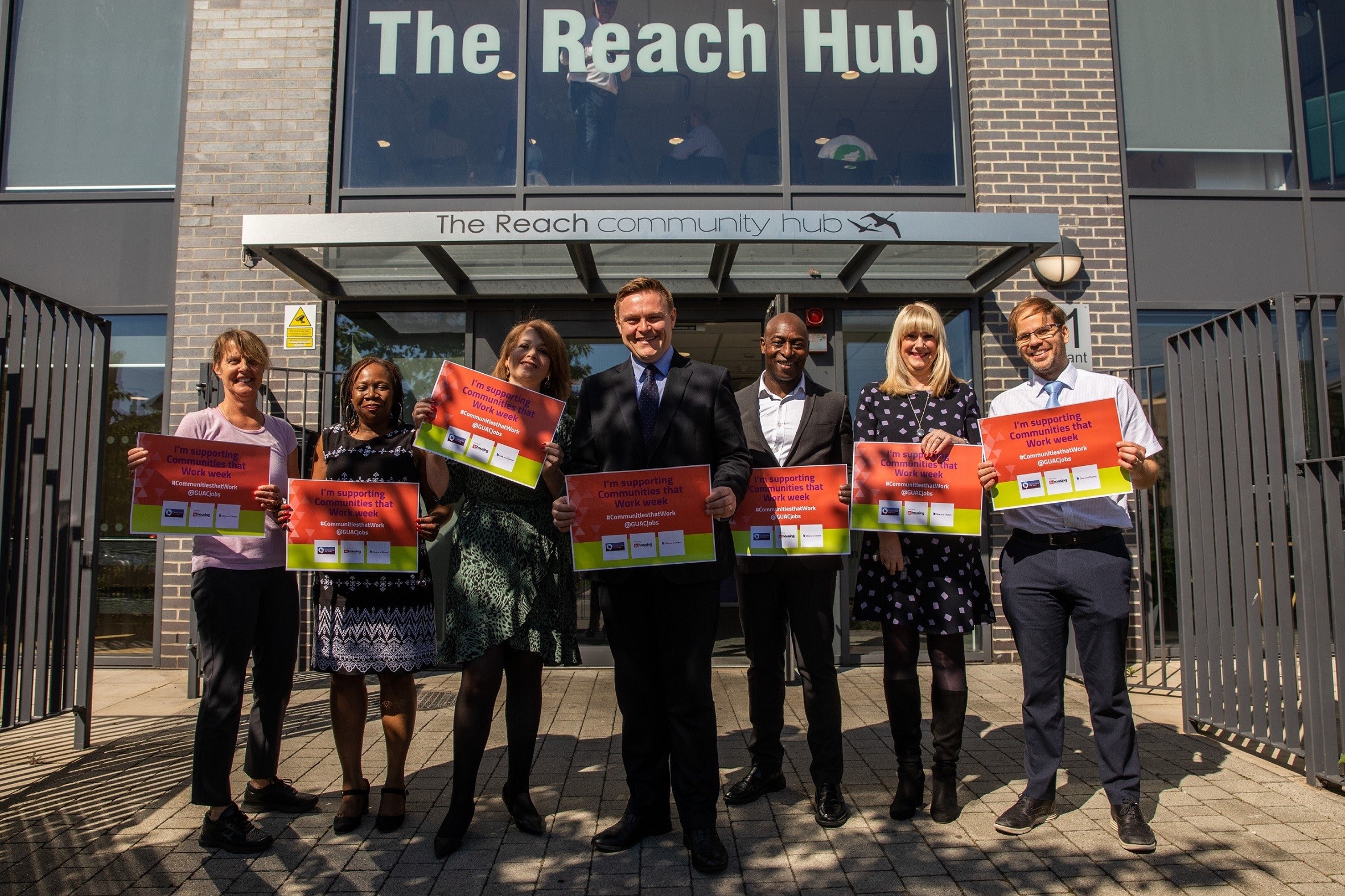 MP visits successful MTVH employment scheme - Metropolitan Thames Valley
