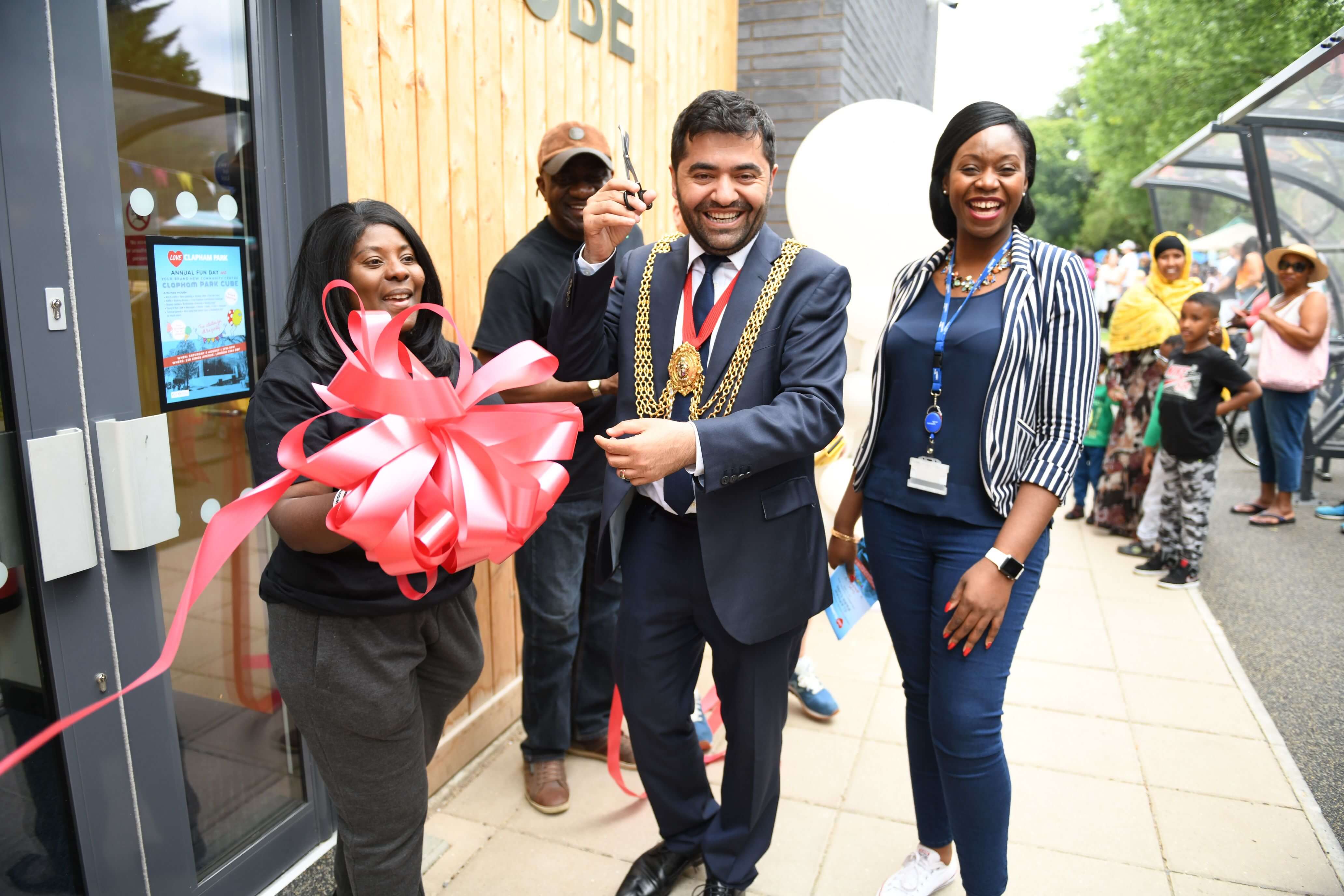 Clapham Park residents celebrate new community centre - Metropolitan ...
